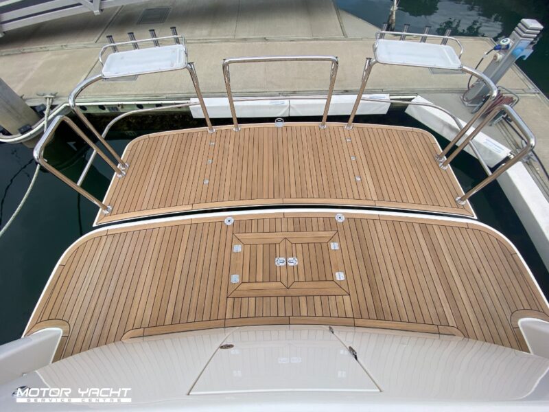 Hydraulic Swim and Boarding Platforms | Motor Yacht Service Centre ...