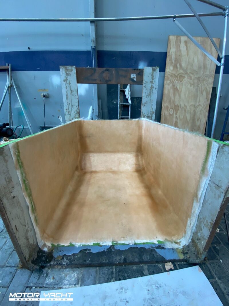 Hydraulic Swim and Boarding Platforms | Motor Yacht Service Centre ...