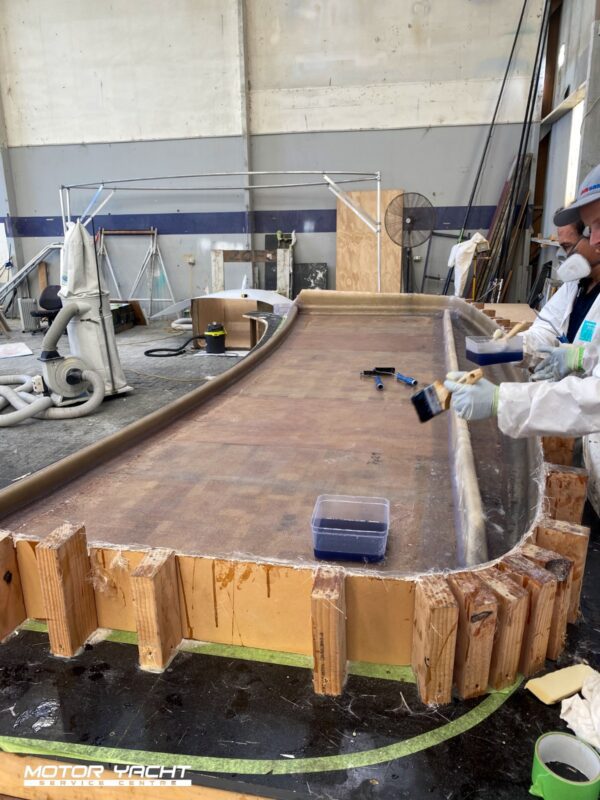 Hydraulic Swim and Boarding Platforms | Motor Yacht Service Centre ...